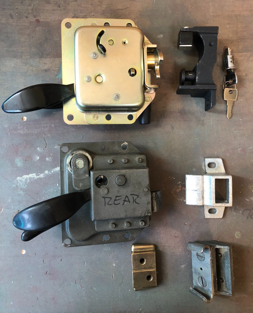 Anti burst rear door lock – Little Green Landy