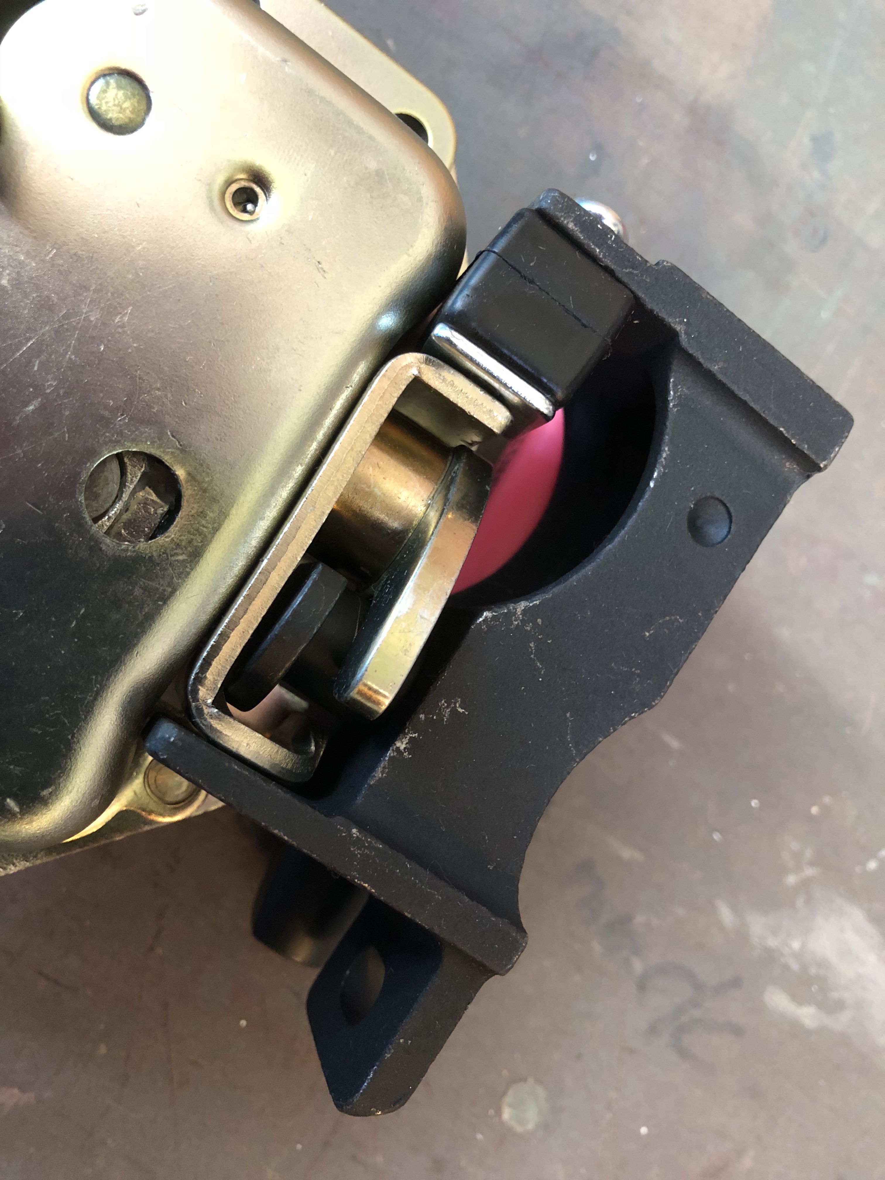 Anti burst rear door lock – Little Green Landy