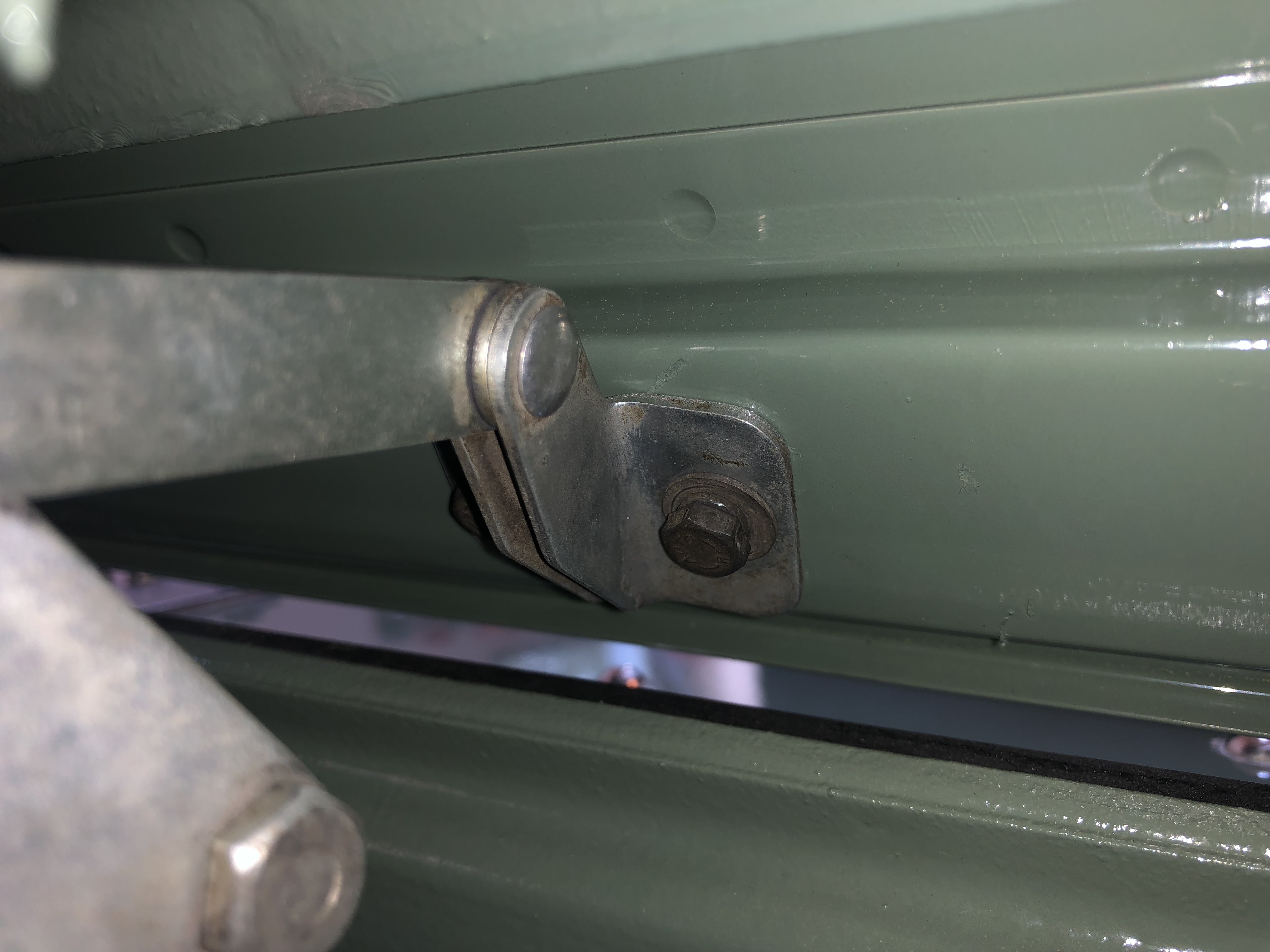 Scuttle vent screens – Little Green Landy