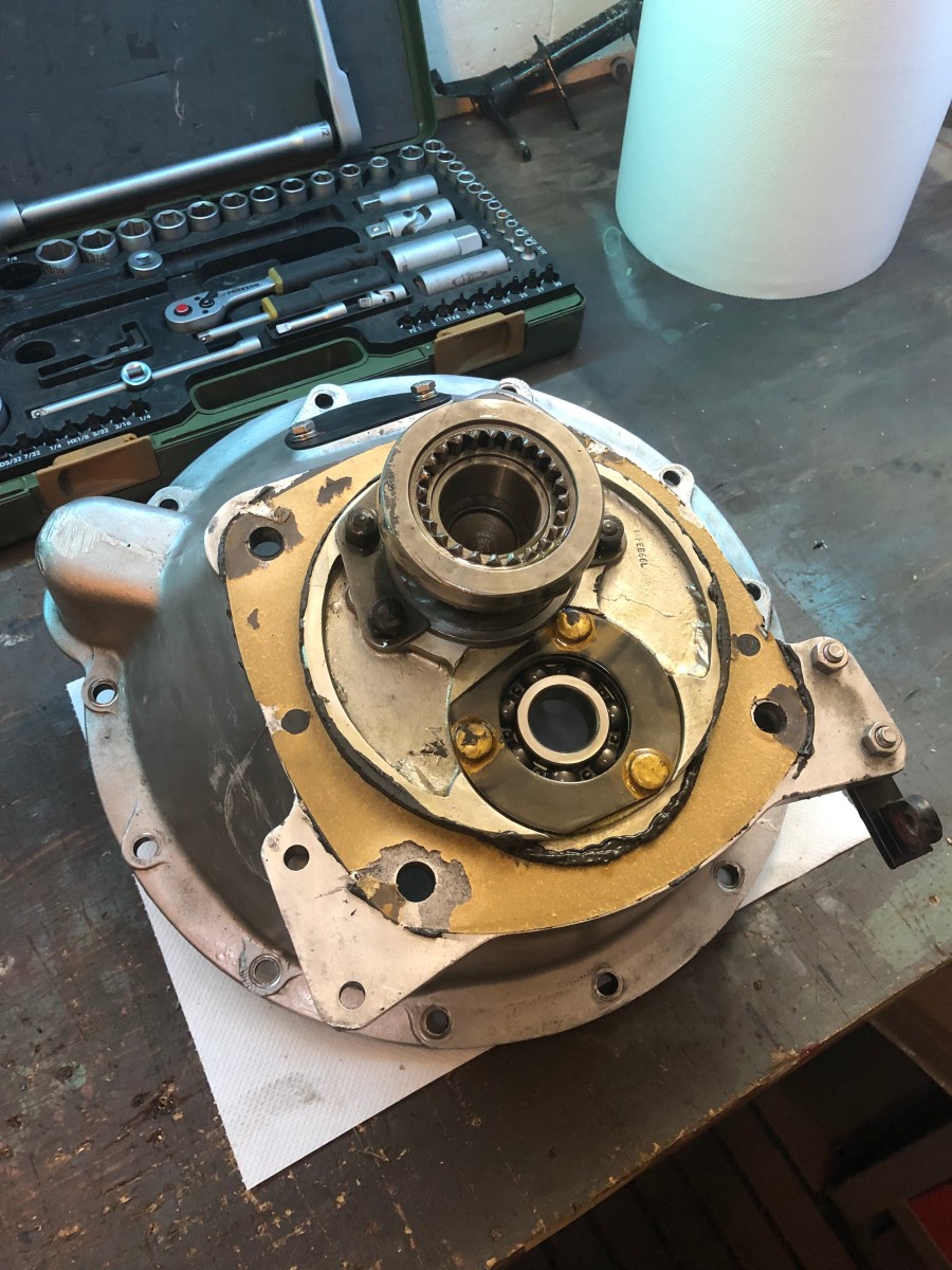 Gearbox repair #2. Bell housing removal – Little Green Landy