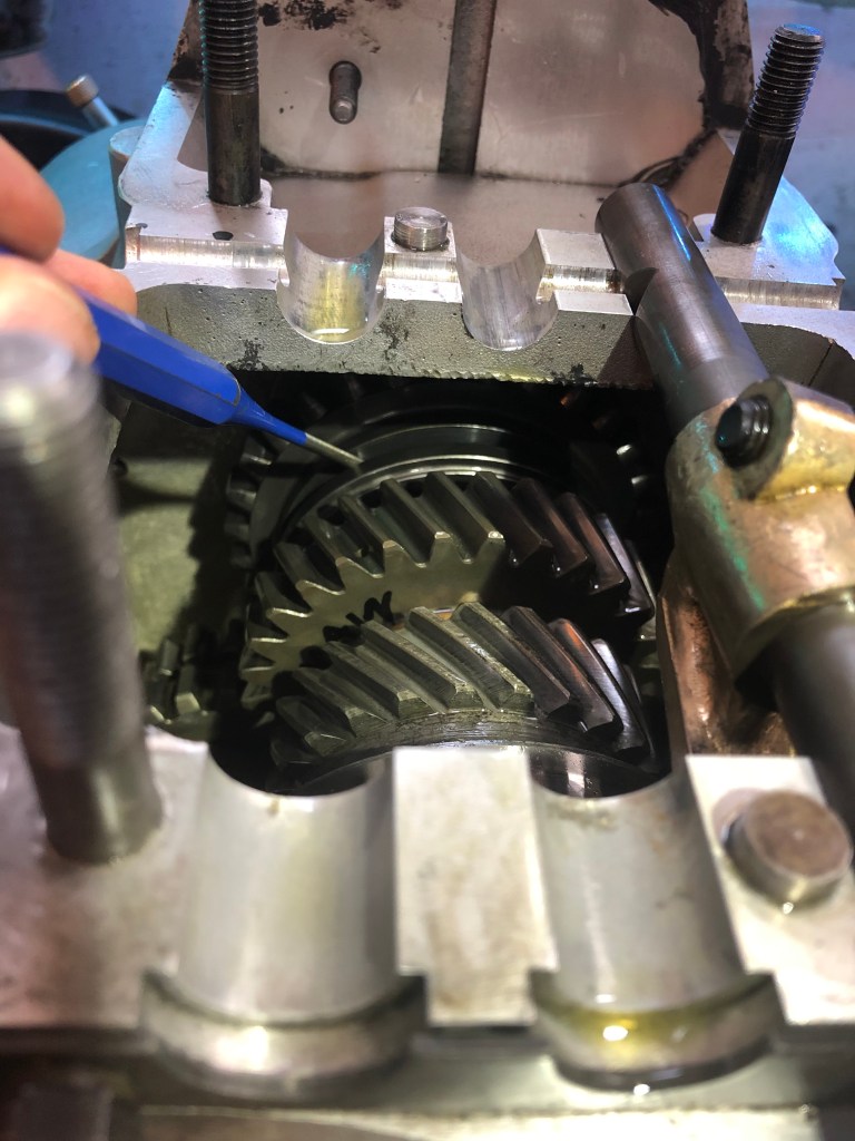 Gearbox Repair #4. Refitting the selector shafts – Little Green Landy