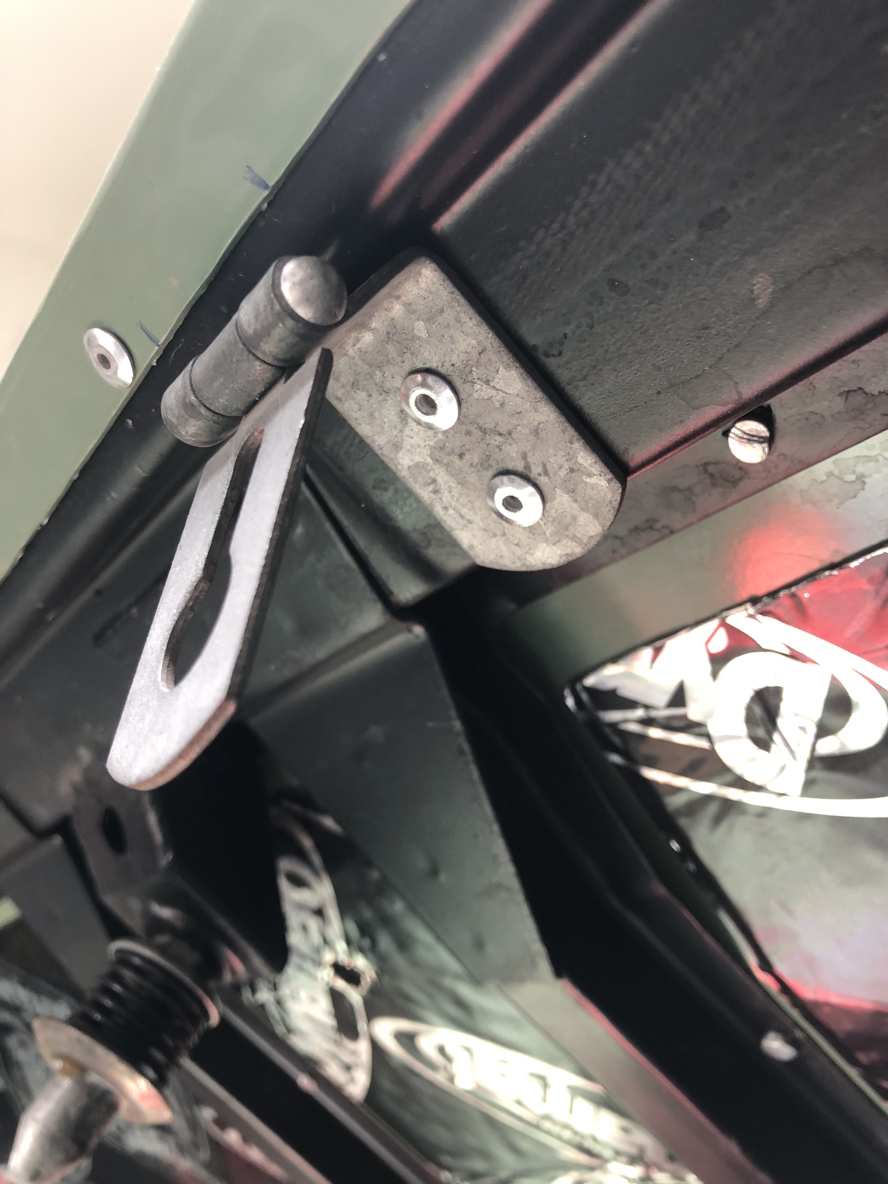 Bonnet Locking Device – Little Green Landy